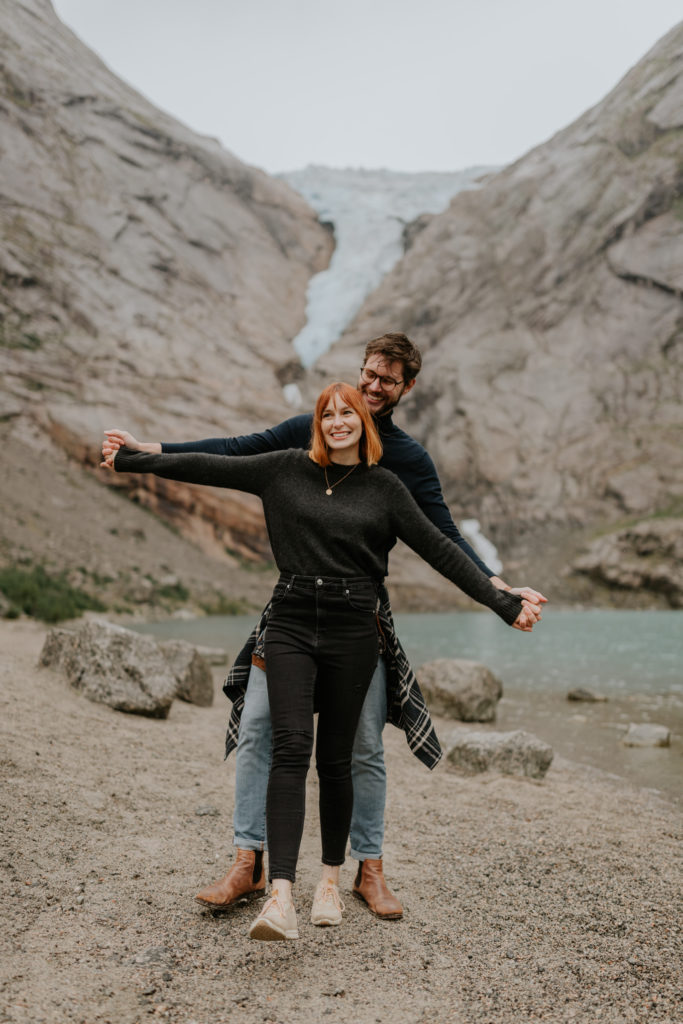 What are adventure engagement photos? - mariaharianna.com