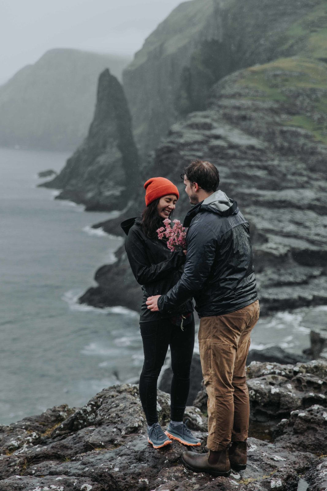 What are adventure engagement photos? - mariaharianna.com