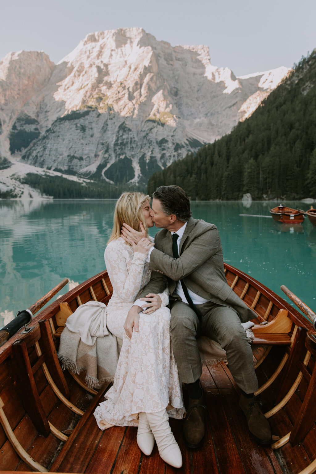 Tips for your wedding ceremony at Lago di Braies - mariaharianna.com